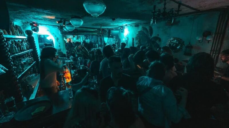 Mykonos Bar Crawl with a Local - The Sum Up