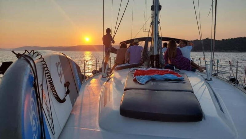 Mykonos Famous Beaches Sailing Tour with Lunch and Transfers - Key Points