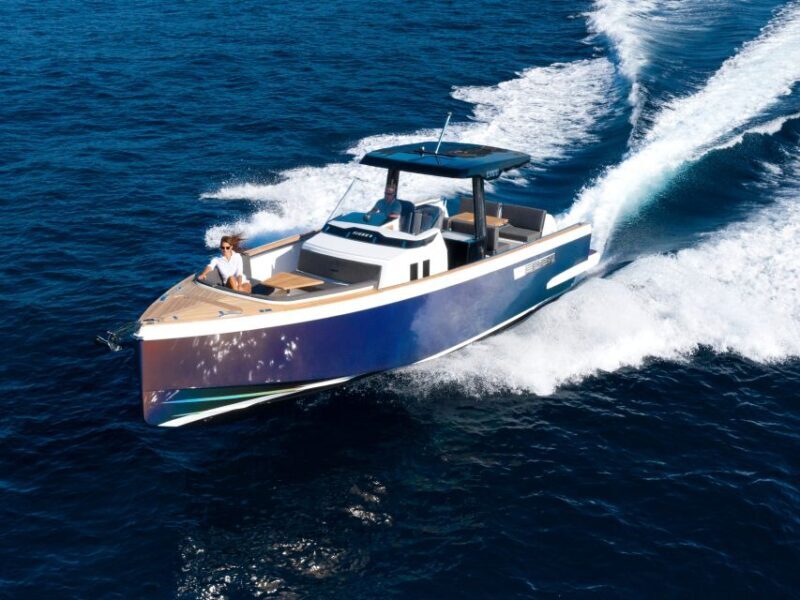 Mykonos: Private Luxury Yacht Cruise with Drinks and Snacks - Food and Beverage Options on Board