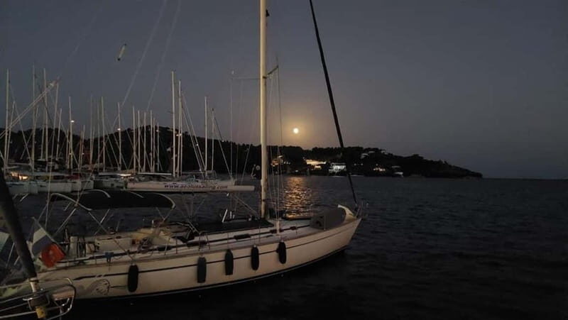 Mykonos: South Beaches Sailing Tour with Lunch and Transfers - Authentic Experiences and What the Reviews Say