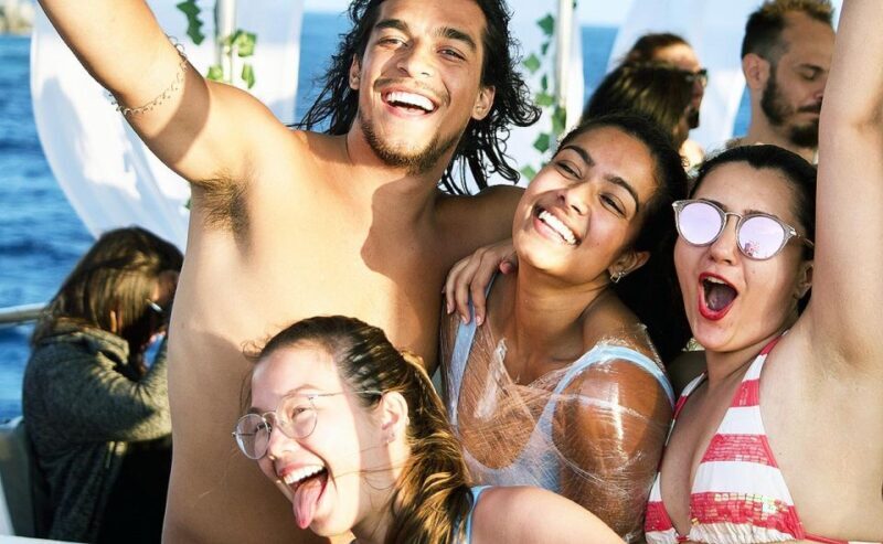 Mykonos: Sunset Boat Party with Open Bar & Live DJ - The Sum Up: Who Should Sign Up?