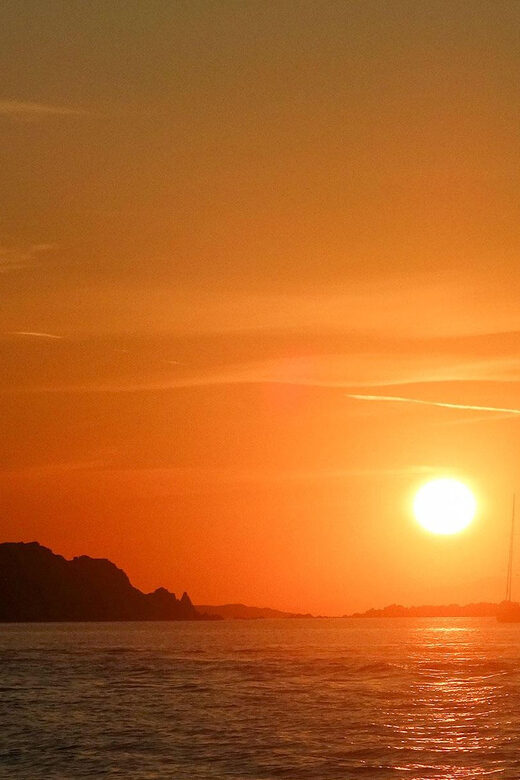 Mykonos Sunset Catamaran cruise with Transfer - An In-Depth Look at the Mykonos Sunset Catamaran Cruise