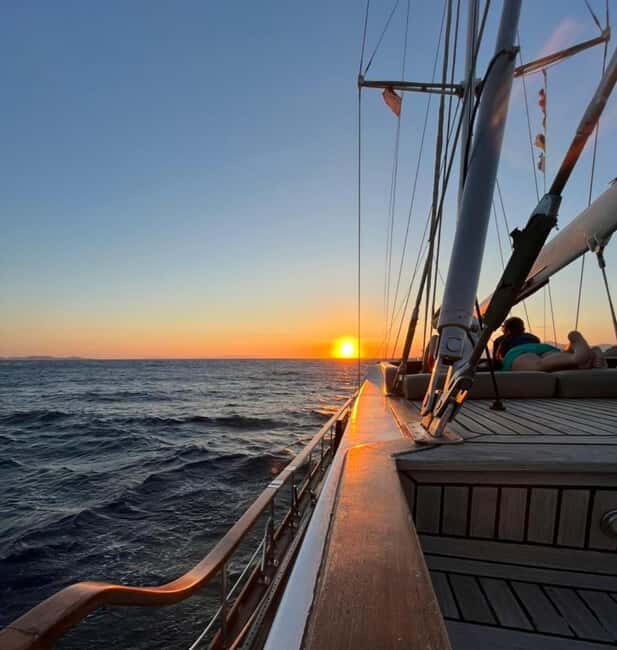 Mykonos: Sunset Sail Cruise to Rhenia, Beach Hopping, Dinner - The Experience’s Strengths and Considerations