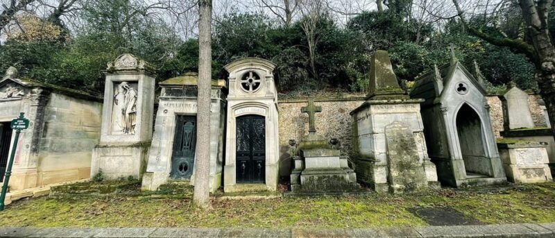 Mysteries of Père Lachaise - Why This Tour Offers Great Value
