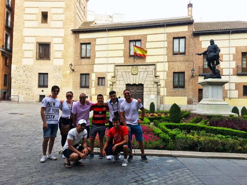 Mysteries & Tapas Tour in Madrid + Exclusive Bar - Key Points