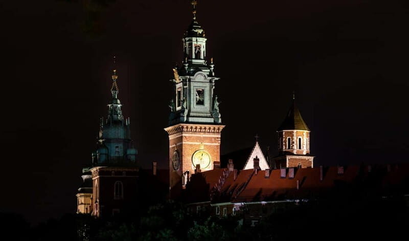 Mysterious Wawel Cathedral and Wawel Courtyard Guided Tour - Introduction to the Wawel Tour Experience