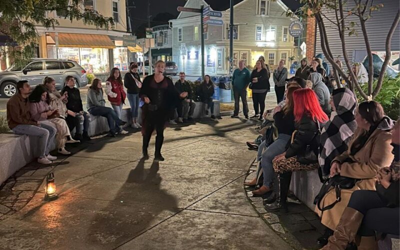 Mystic: Ghosts of Christmas Past Downtown Walking Tour - An In-Depth Look at the Mystic Ghost Tour