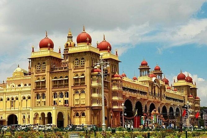 (Mysuru) Mysore Day Out - A Royal Experience Private Tour from Bangalore - Mysore Sand Sculpture Museum