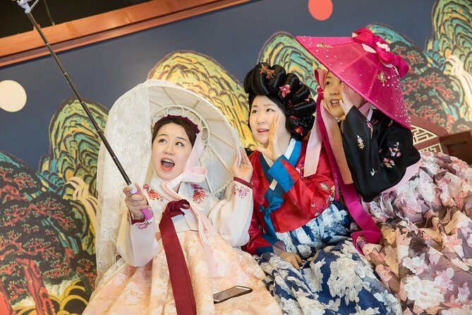 N Seoul Tower Hanbok Rental - Key Points