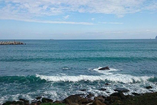 N107 Freshwater Red Mao City Fuguijiao Lighthouse Jinshan Old Street Keelung North Coast Day Tour (10h) - An In-Depth Look at the Tour Itinerary
