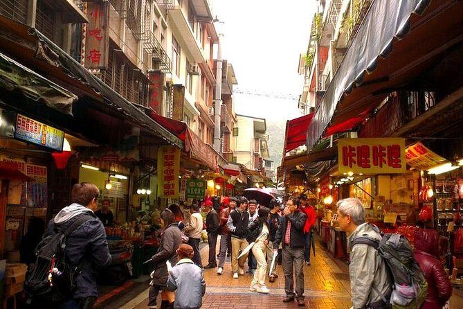 N109 Wulai Old Street Wulai Hot Spring Wulai Waterfall Bitan Scenic Area Day Tour (10h) - Who Will Enjoy This Tour?