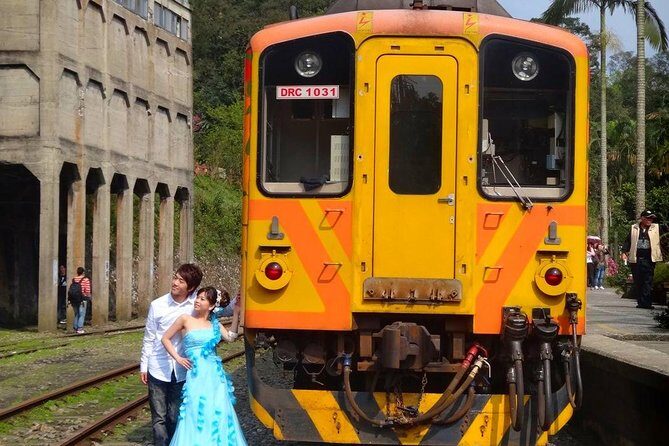 N113 Jingtong Station Pingxi Old Street Jiufen Old Street Keelung Miaokou Night Market Day Tour (10h) - FAQs