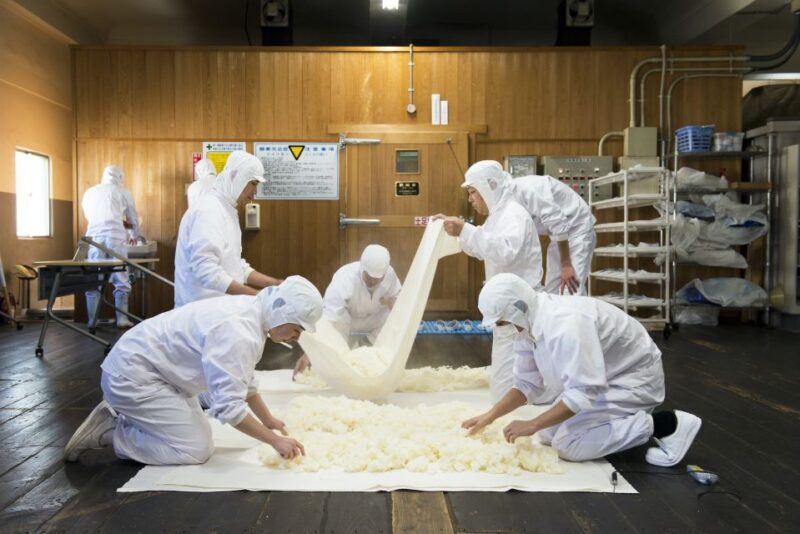 Nada Sake Breweries Kobe Private Tour with Licensed Guide - A Closer Look at the Kobe Nada Sake Brewery Tour