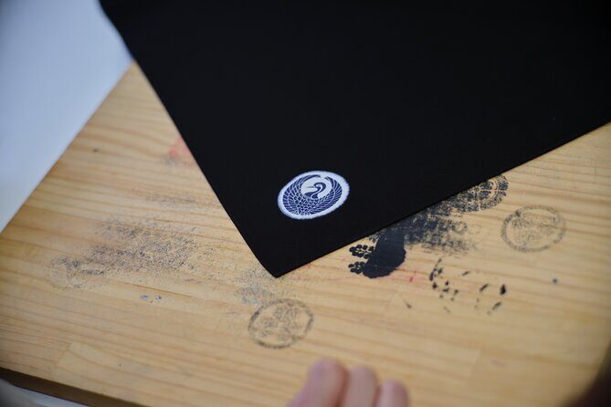Nagoya Black Montsuki Dyeing: Family Crest Silk Printing - The Experience from the Reviews