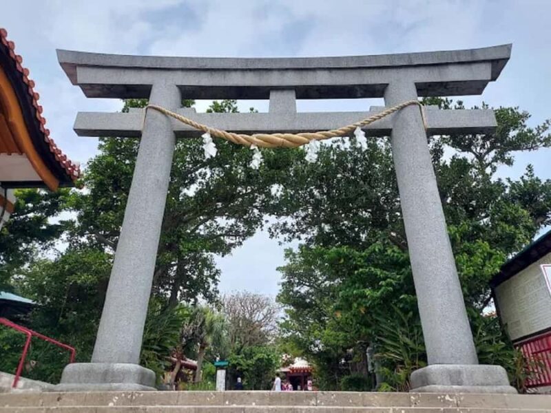 Naha: Naminoue Shrine Makishi Market & Shikinaen Guided Tour - Shikinaen Royal Garden: Tranquility and Tradition