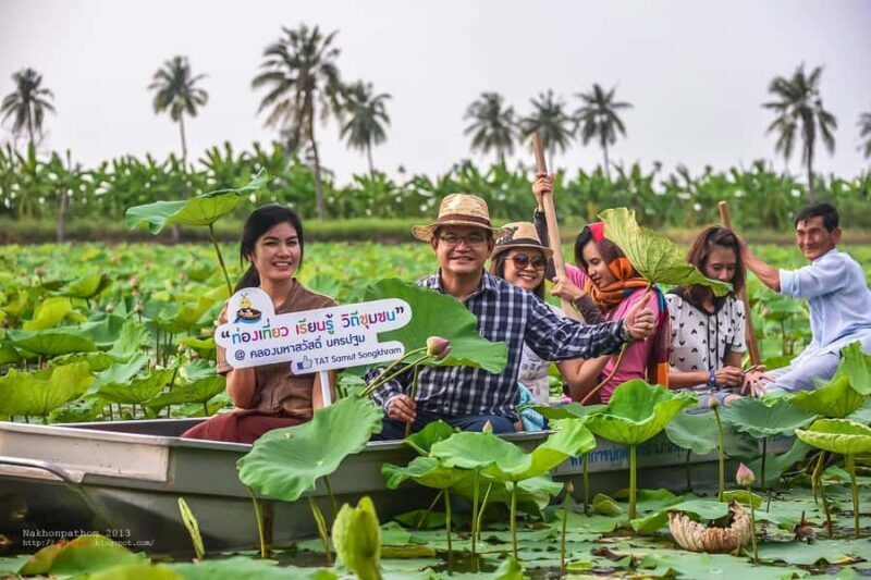 Nakhon Pathom: Lotus Pond Boat Ride and Temple Tour - Key Points