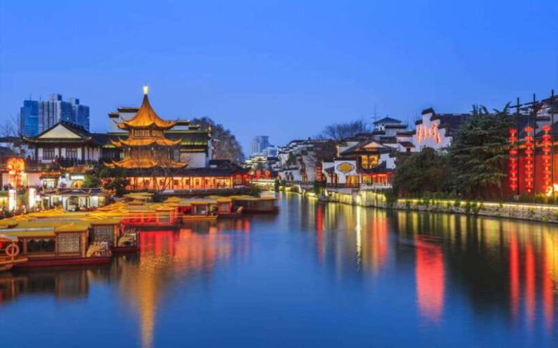 Nanjing: Night Cruise on Outer Qinhuai River for Adults - Key Points