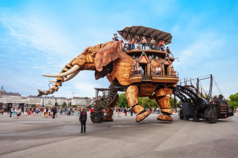 Nantes: Express Walk with a Local in 60 minutes - Details That Matter
