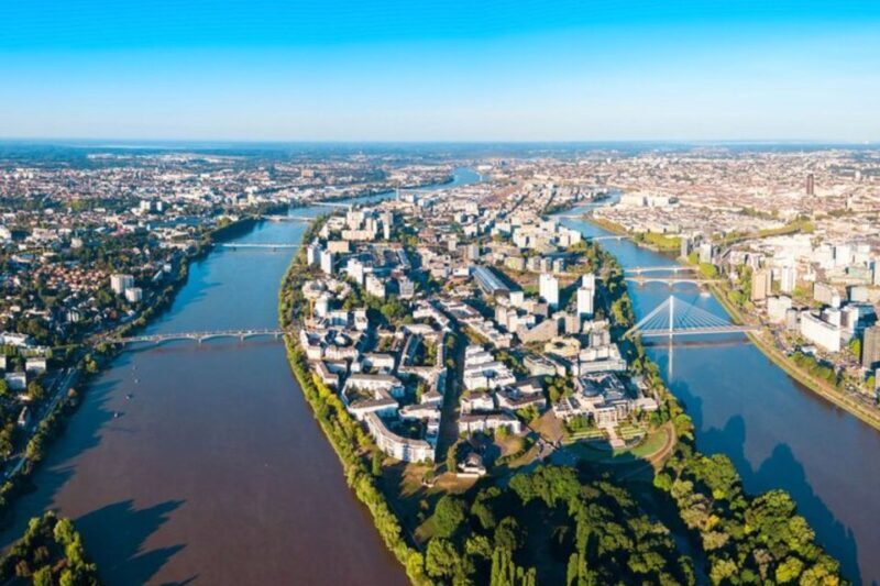 Nantes: Private custom tour with a local guide - Experience Quality and Guides