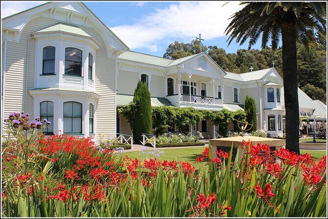 Napier City with 2 Premium Wineries Tour - FAQs