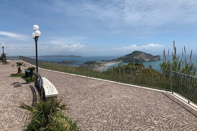 NAPLES AND PHLEGRAEAN FIELDS (The area of the volcanoes) - Key Points to Keep in Mind