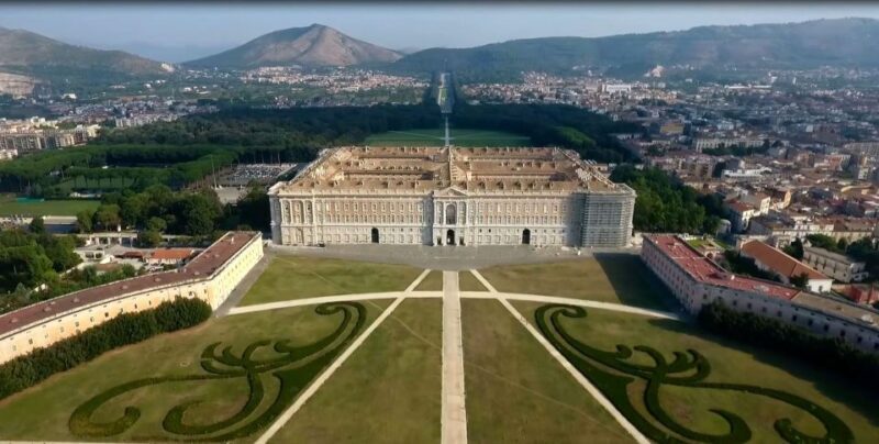 Naples: Caserta Royal Palace & Historic Center Day Trip - Key Points