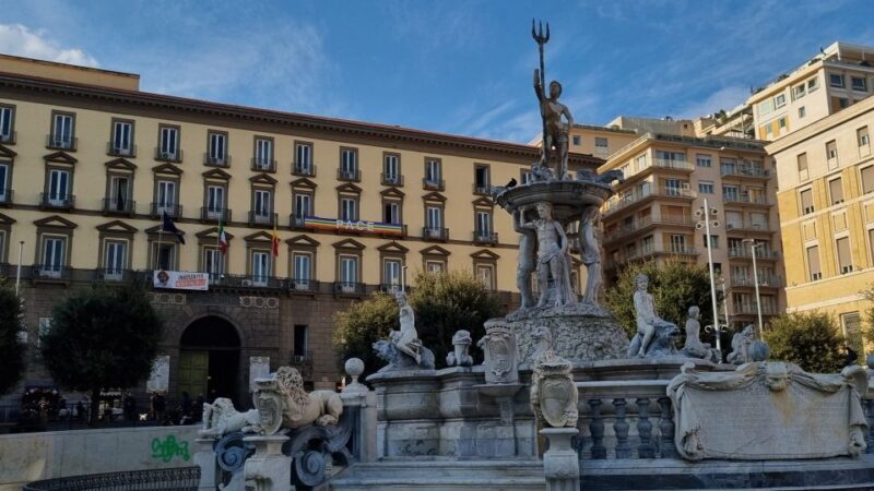 Naples: City Monuments Guided Walking Tour - Main Shopping Streets and Modern Life