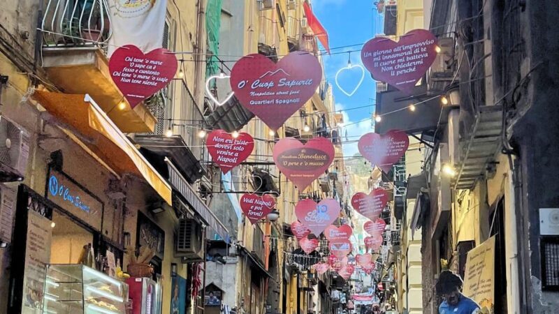 Naples: discover Via Toledo amid history and tradition - Tasting Naples: Sfogliatella and Coffee