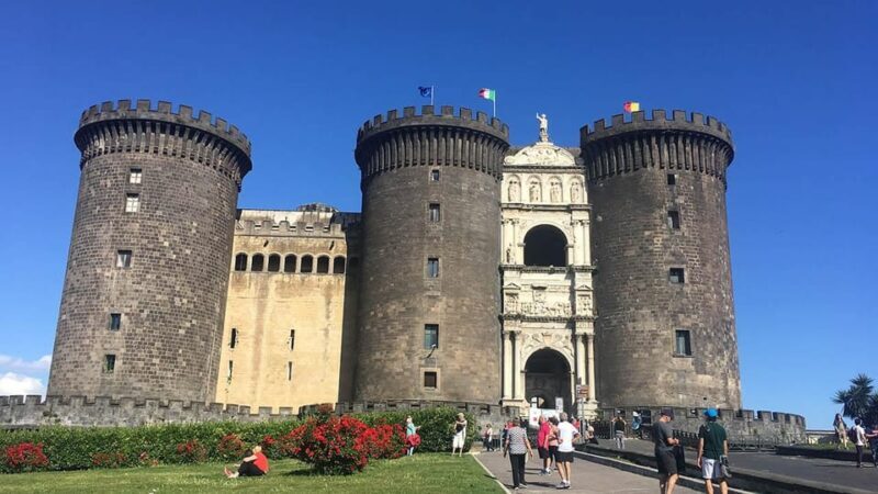 Naples: Guided Walking Tour with Lunch and Wine Tasting - Detailed Breakdown of the Itinerary