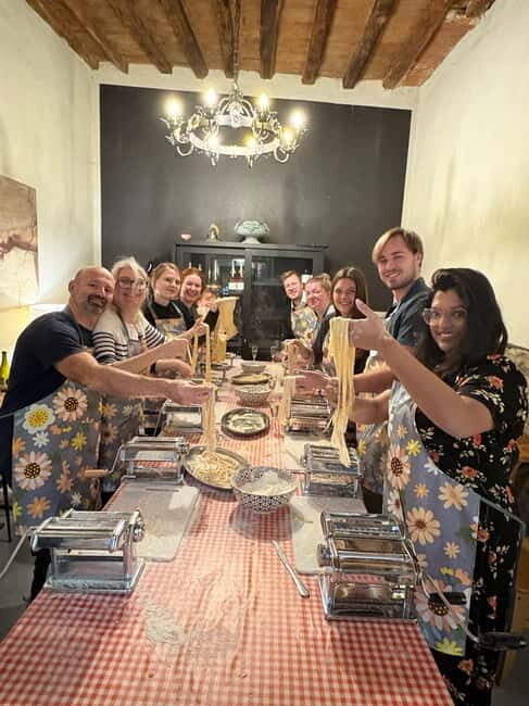 Naples: Pasta and Tiramisu Cooking Class with Wine - Key Points