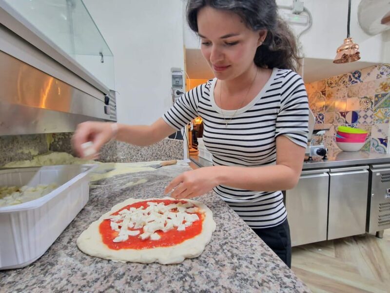 Naples: Pizza Making Class with Local Pizzaiolo - Key Points
