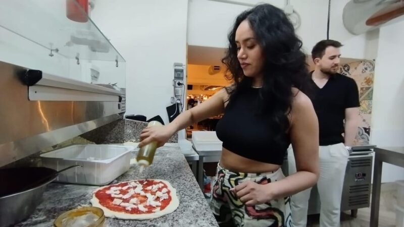 Naples: Pizza Making Class with Neapolitan Chef and drink - Breaking Down the Experience