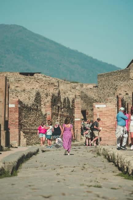 Naples: Pompeii & Herculaneum Shared Small group Tour - Key Points