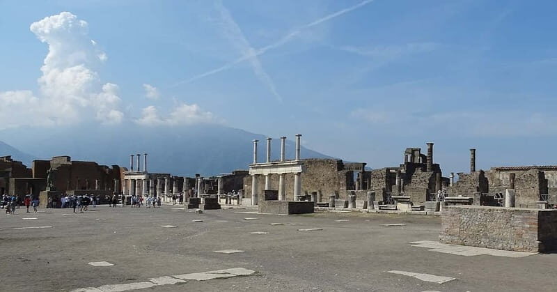 Naples: Pompeii & Herculaneum Tour w/Lunch and Wine Tasting - Key Points