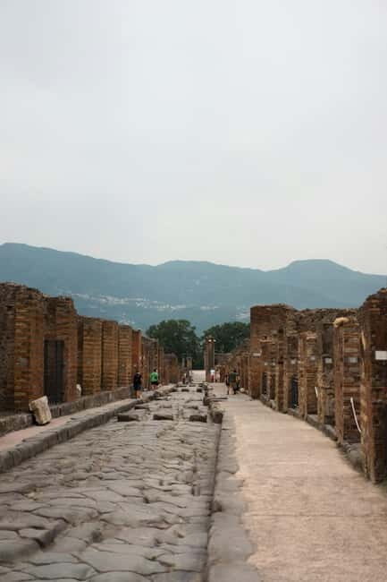 Naples: Pompeii & Mount Vesuvius Shore Excursion - Key Points