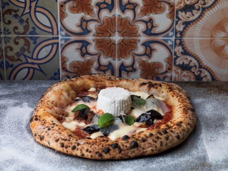 Naples: Private Family Mythology Treasure Hunt w/ Food Stops - Addressing the Reviews