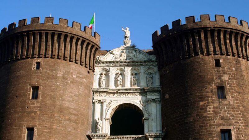 Naples: tour between Maschio Angioino and Plebiscito square - Naples: tour between Maschio Angioino and Plebiscito square