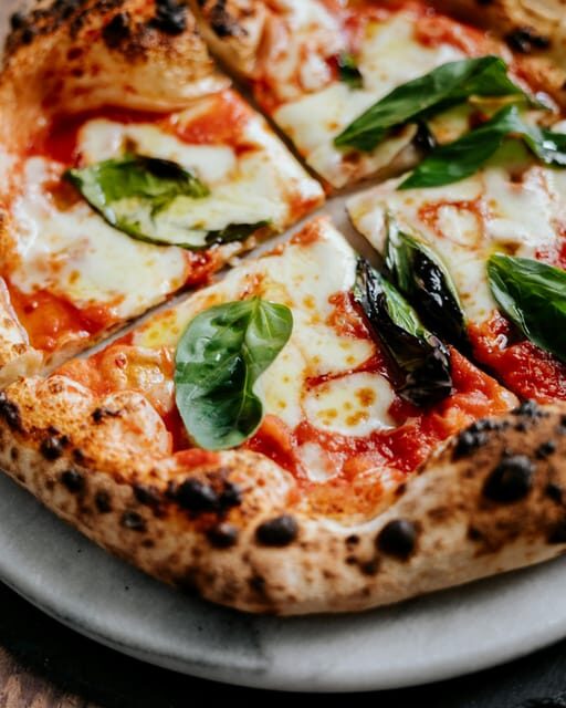 Naples: Tour with Pizza and Sfogliatella Tasting - The Scenic Highlights and Photo Stops