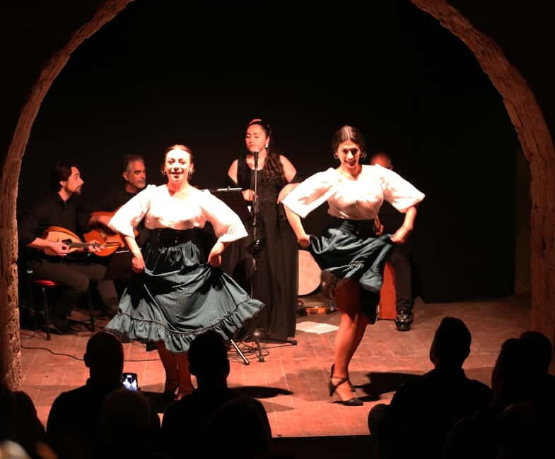 Napoli: Show Canzoni e Danze Tradizionali con degustazione - Key Points