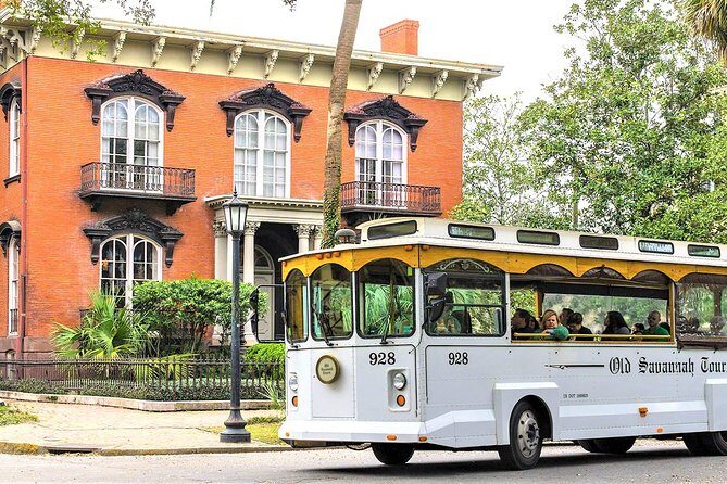Narrated Historic Savannah Sightseeing Trolley Tour - A Deep Dive: What to Expect from the Savannah Trolley Tour