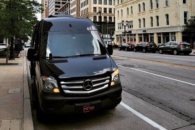 Nashville Airport Private Transportation for 6-13 Passengers - Pristine Comfort in Nashville: What to Expect