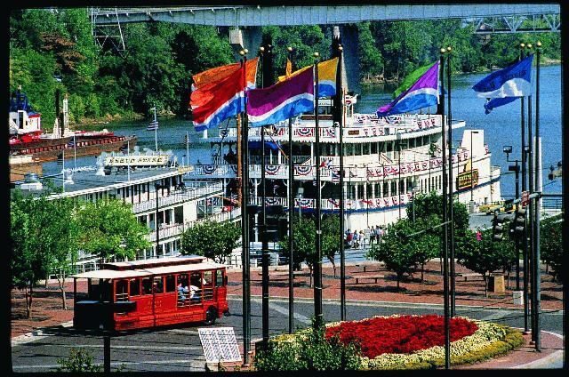 Nashville: General Jackson Showboat Lunch Cruise - Nashville: General Jackson Showboat Lunch Cruise — An Authentic Southern Experience
