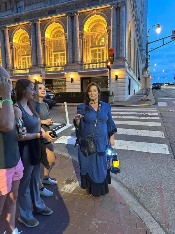 Nashville: Haunted History Walking Tour with Guide - Introducing the Tour: A Spooky Stroll Through Music City