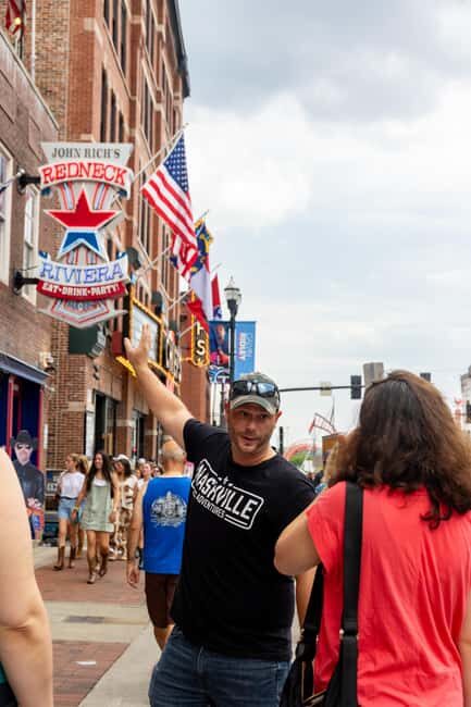 Nashville: The Ryman, Tootsies, Broadway, & Printer's Alley - Discovering Nashville’s Heart in a Short Walk