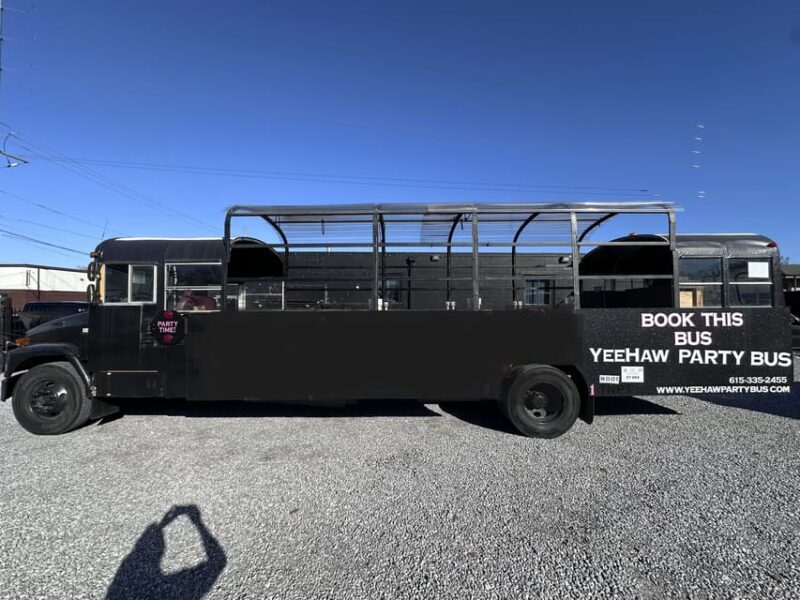 Nashville's Roofless Party Bus Tour / YeeHaw Party Bus - An Honest Look at the YeeHaw Party Bus Experience
