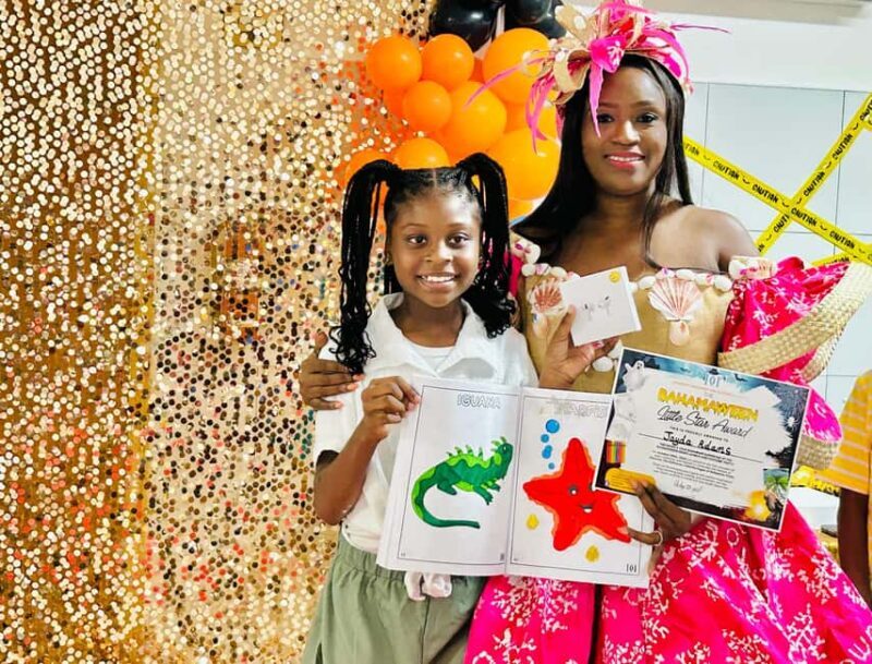 Nassau: Bahamian Straw Doll Photo Op - Nassau: Bahamian Straw Doll Photo Op — A Cultural Snapshot