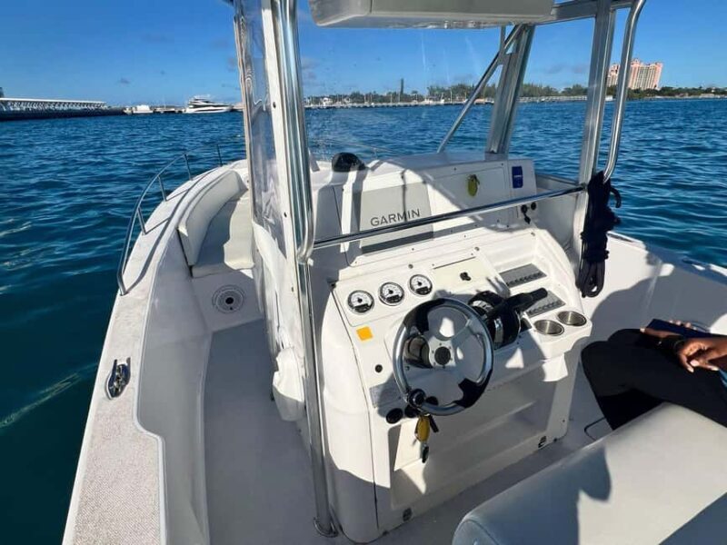 Nassau Booze and Cruise Harbour Tour - Key Points