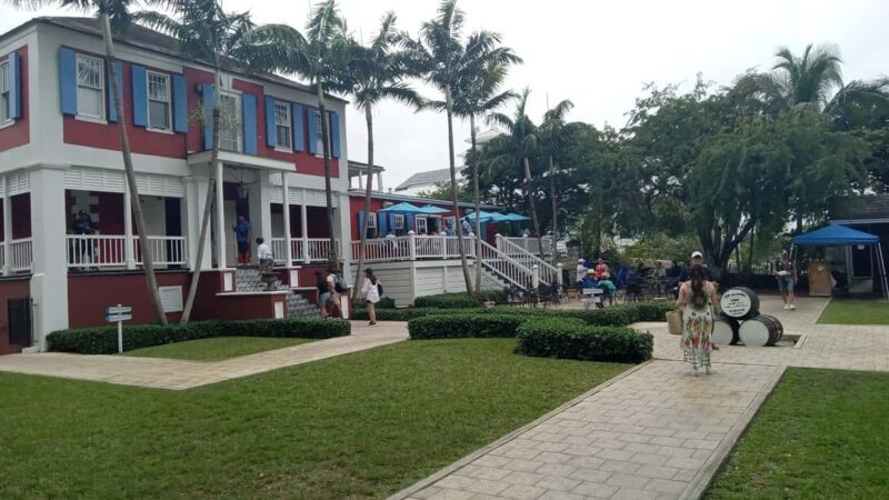 Nassau City Tour: Discover the Charms of Old Charles Town - Key Points