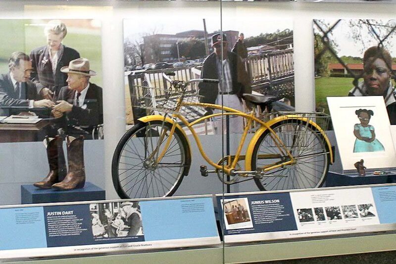 National Museum of American History: Guided Tour - Introduction