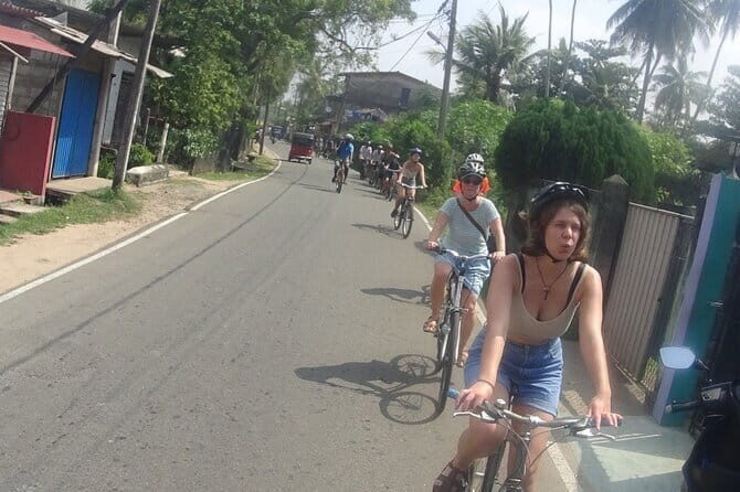 Nature cycling trail: paddy fields, cinnamon forests and villages Galle - FAQs